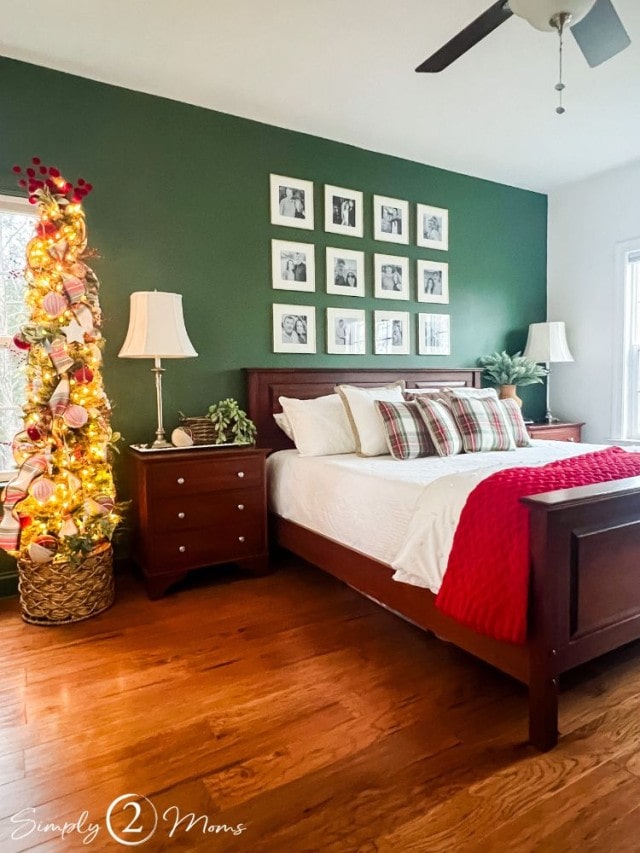 7 Simple Ways to Make Your Bedroom Look Festive for Christmas