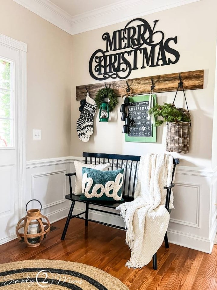 Festive Foyer Ideas: How to Decorate Your Entryway for Christmas ...