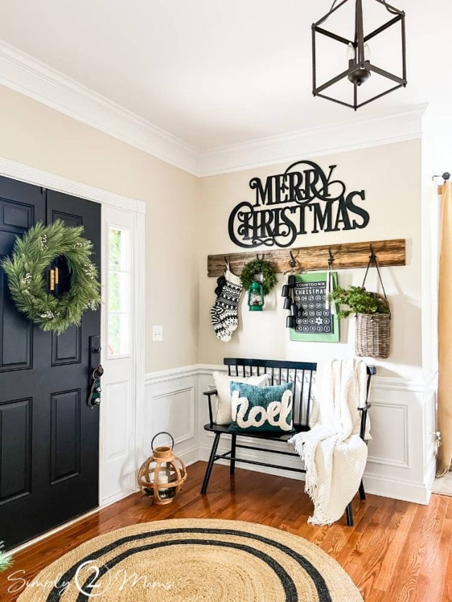 Festive Foyer Ideas: How to Decorate Your Entryway for Christmas ...