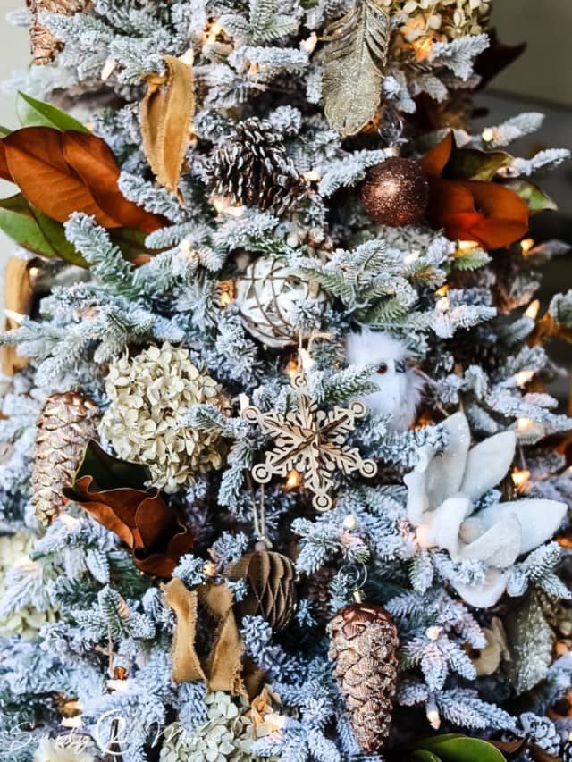 Deck the Halls Like a Pro: 30 Tips for Decorating Christmas Trees ...