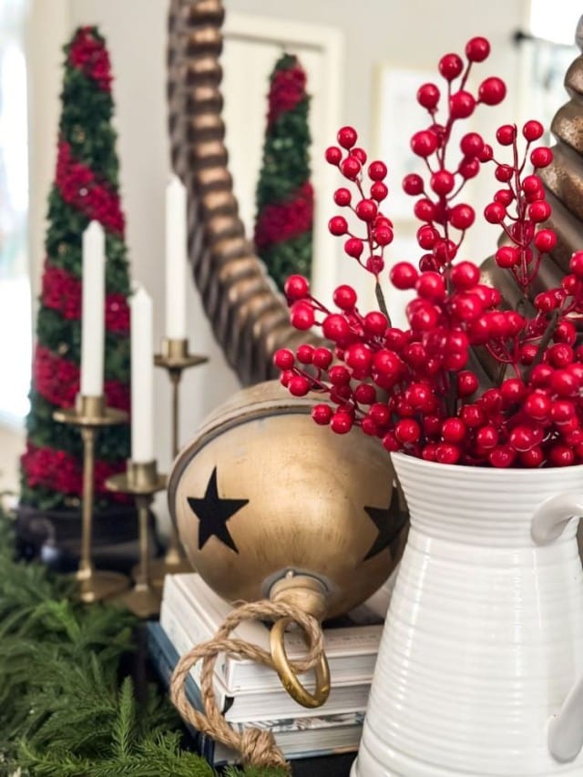 35 Stunning Ideas: Create a Warm & Inviting Christmas Front Entry