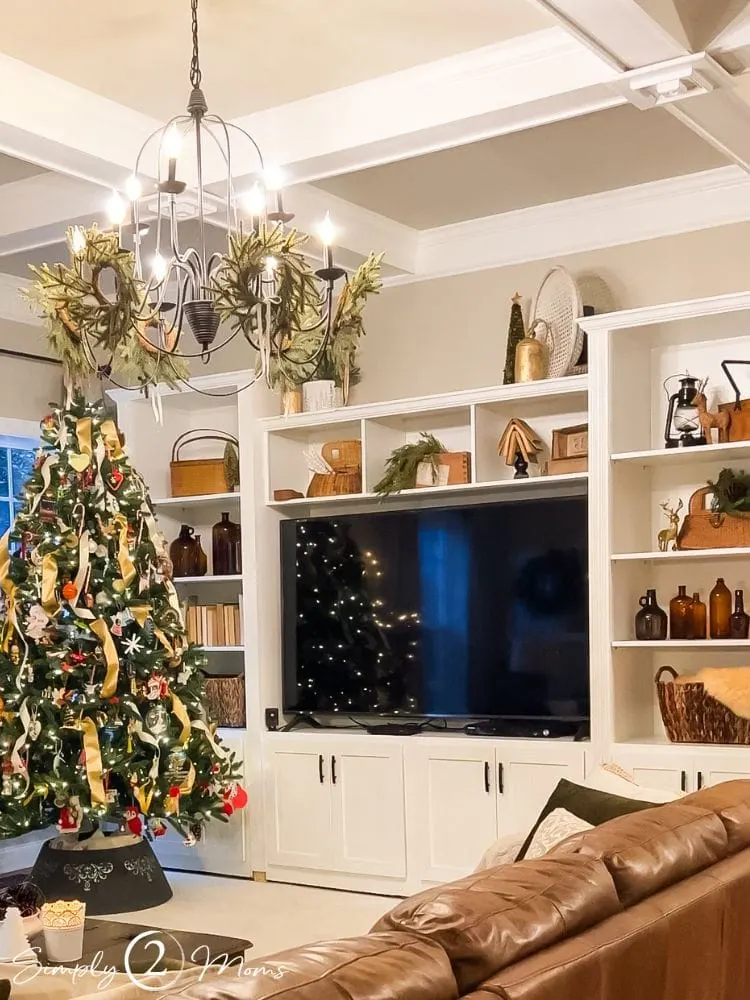 Deck the Halls: Come Inside for An Elegant Christmas Home Tour ...