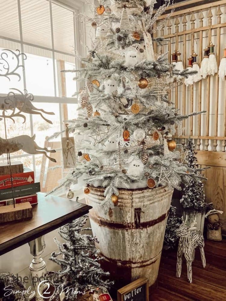 Deck the Halls Like a Pro: 30 Tips for Decorating Christmas Trees ...