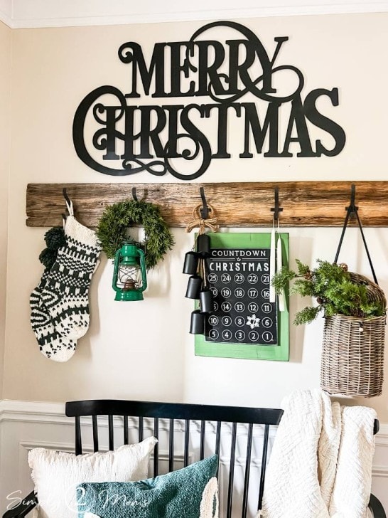 Festive Foyer Ideas: How to Decorate Your Entryway for Christmas ...
