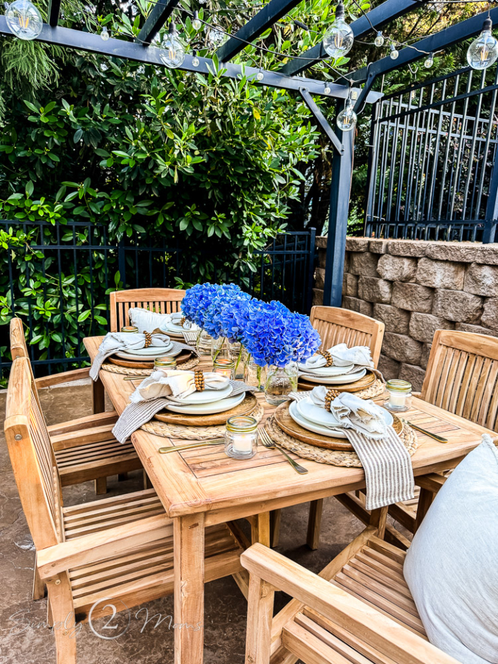 7 Simple Ideas for the Perfect Outdoor Summer Dining Table